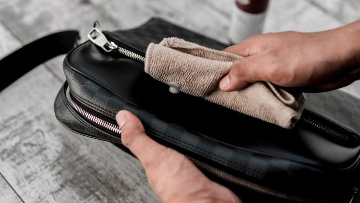 How to Clean Leather Wallet